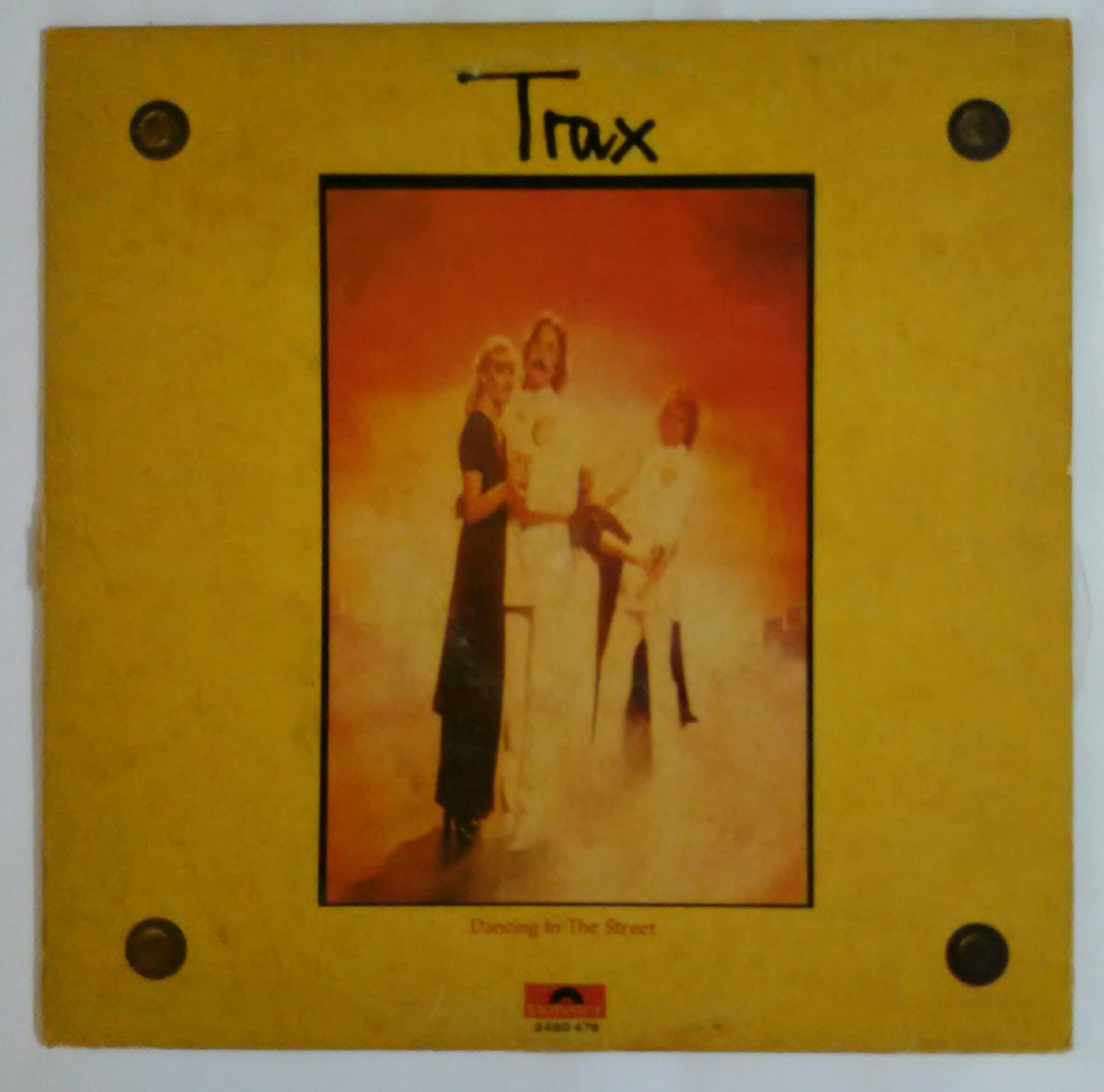 Trax ( Dancing In The Street ) – AVDigital